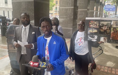 Lashawn Thompson, arrested on Alabama warrant, died covered in lice in ...