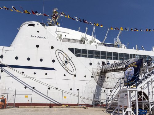 NS NS Savannah, nation's first nuclear-powered merchant ship, brought ...