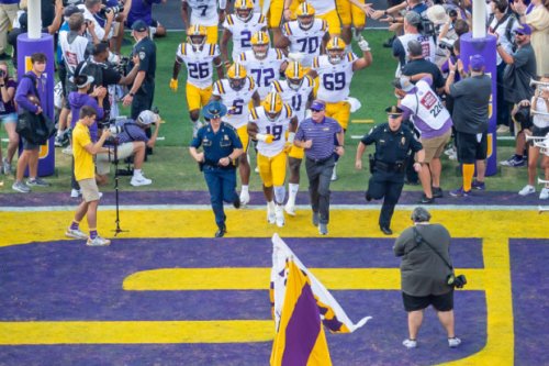LSU Football Players Shows Off New Air-Conditioned Helmets and College ...