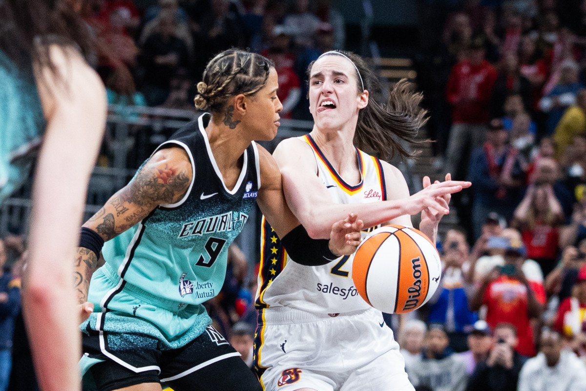 Caitlin Clark Makes Embarrassing WNBA History in Fever-Liberty Game | Flipboard