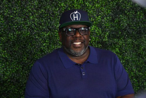 ‘At the Same Time … I Am On CBS’: Cedric the Entertainer Weighs In on ...