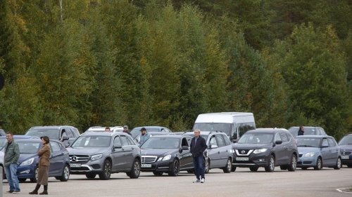 Russias Neighbors Move To Close Borders To Russians Fleeing