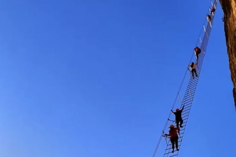 Are you fearless enough to attempt China's gigantic 'Sky Ladder ...