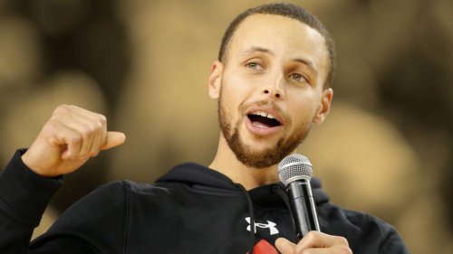 Stephen Curry returns to Davidson College 13 years after NBA Departure ...