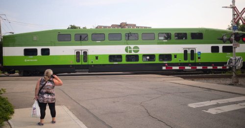 People upset with GO Transit's new policy to close doors before ...