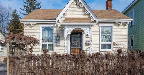 This unique cottage-like Toronto home is for sale at $900K | Flipboard