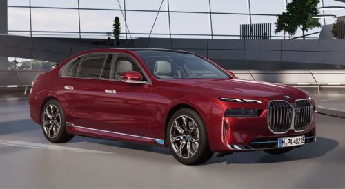 2023 BMW i7 Aventurine Red Video Shows Eye-Catching Electric Sedan ...