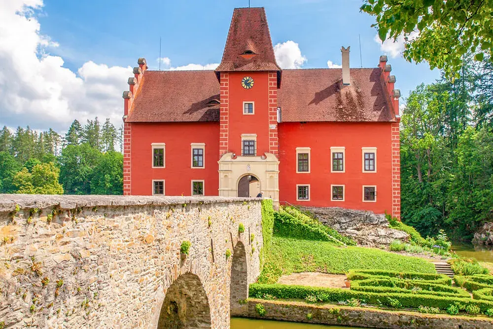 This Underrated European Country has the Most Beautiful Castles in the ...