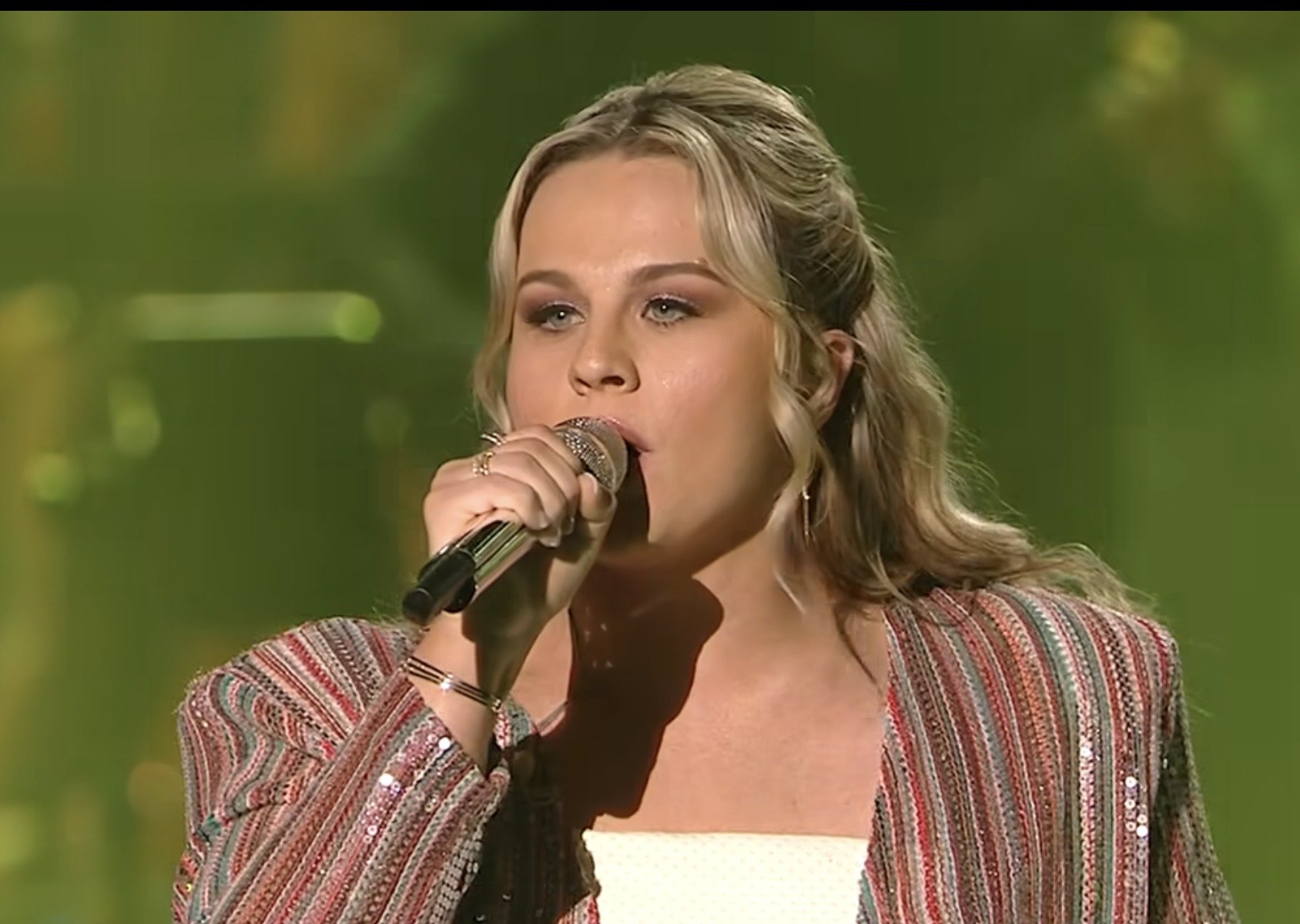 Christian singer Breanna Nix hits No. 1 on iTunes country songs chart ...