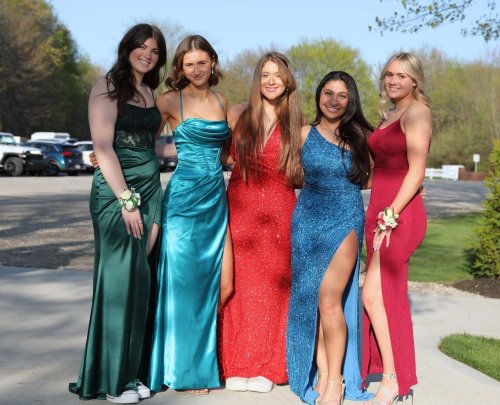 See our 10 favorite photos from Grand Blanc prom 2023 | Flipboard
