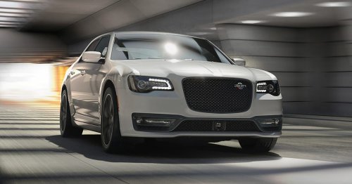 2023 Chrysler 300C Packs the 475-HP V8 From the Challenger Scat Pack ...