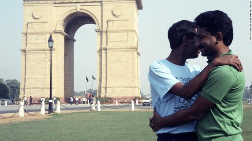 This photo of male intimacy in 1980s India was more subversive than it ...
