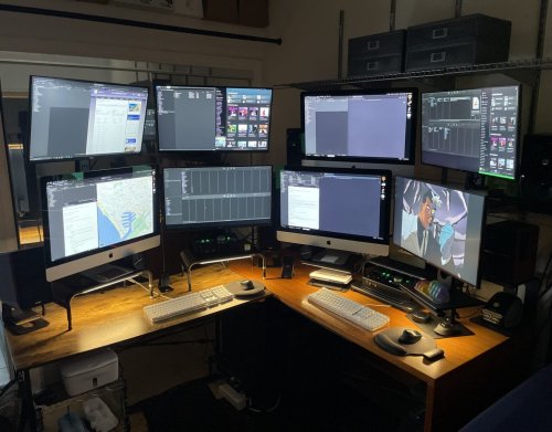 3 loaded iMacs and a PC pump up 8-display workstation [Setups] | Flipboard