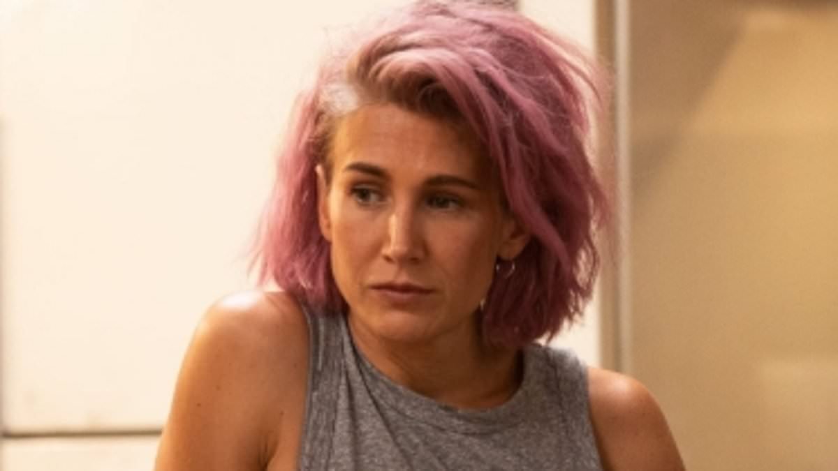 Yellowstone actress who plays Teeter in real life | Flipboard