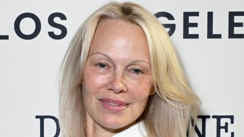Pamela Anderson’s MUA Revived Her Signature ’90s Glam For The First Time In Forever | Flipboard