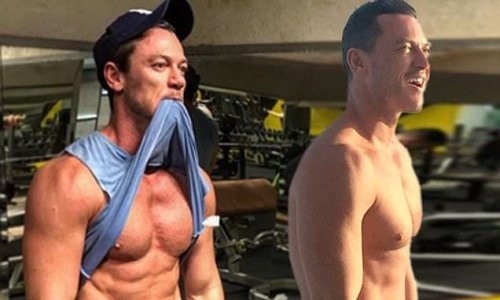 Luke Evans shows off his incredible abs after putting in hard work at ...