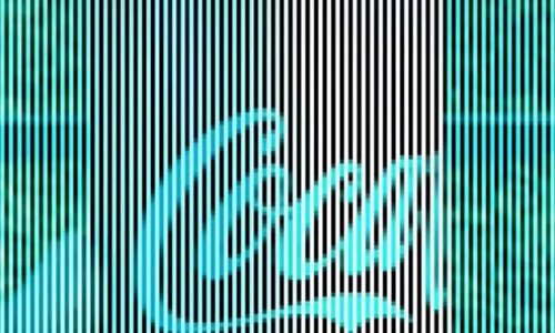 What colour do YOU see? This Coke can isn't actually red – how mind ...