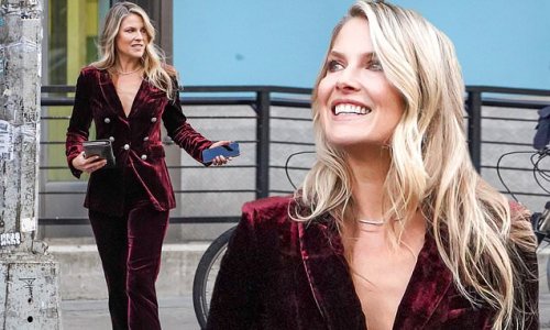 From Resident Evil to red wine! Actress Ali Larter, 46, poses in a ...