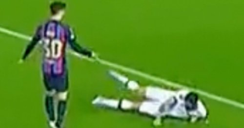 Gavi floors 's***house' Bruno Fernandes off the ball - but VAR does ...