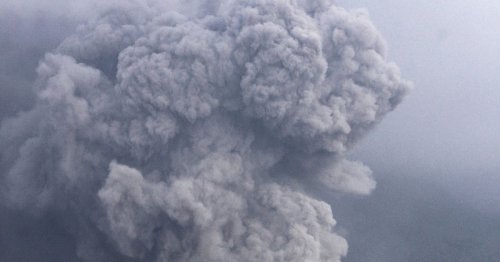 Moment Humongous Volcano Erupts And Spills Molten Lava And 700c Ash