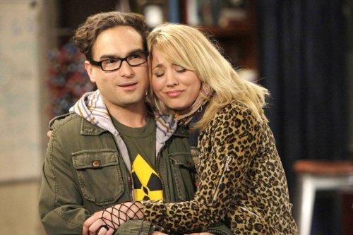 Kaley Cuoco and Johnny Galecki Fell in Love in an Elevator Shaft While ...