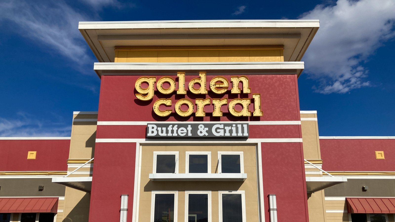 What You Should Know Before Dining At Golden Corral Again | Flipboard