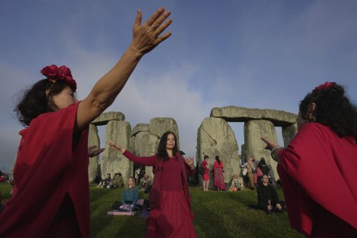 Antlers and fancy dress: Stonehenge welcomes 8,000 visitors for summer ...