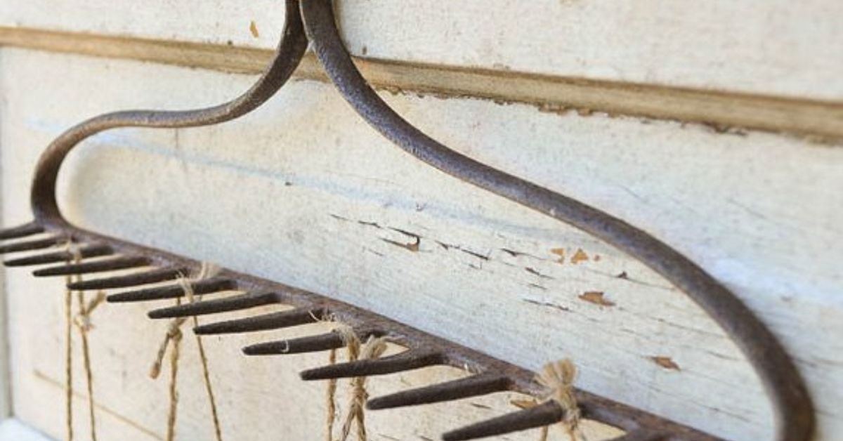 Transform your old rakes into these helpful DIY projects | Flipboard