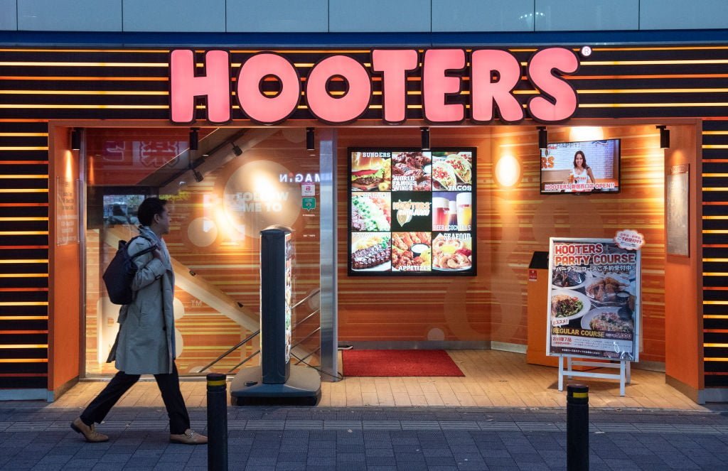 Hooters forced to step in to squash rumors restaurants were shutting ...