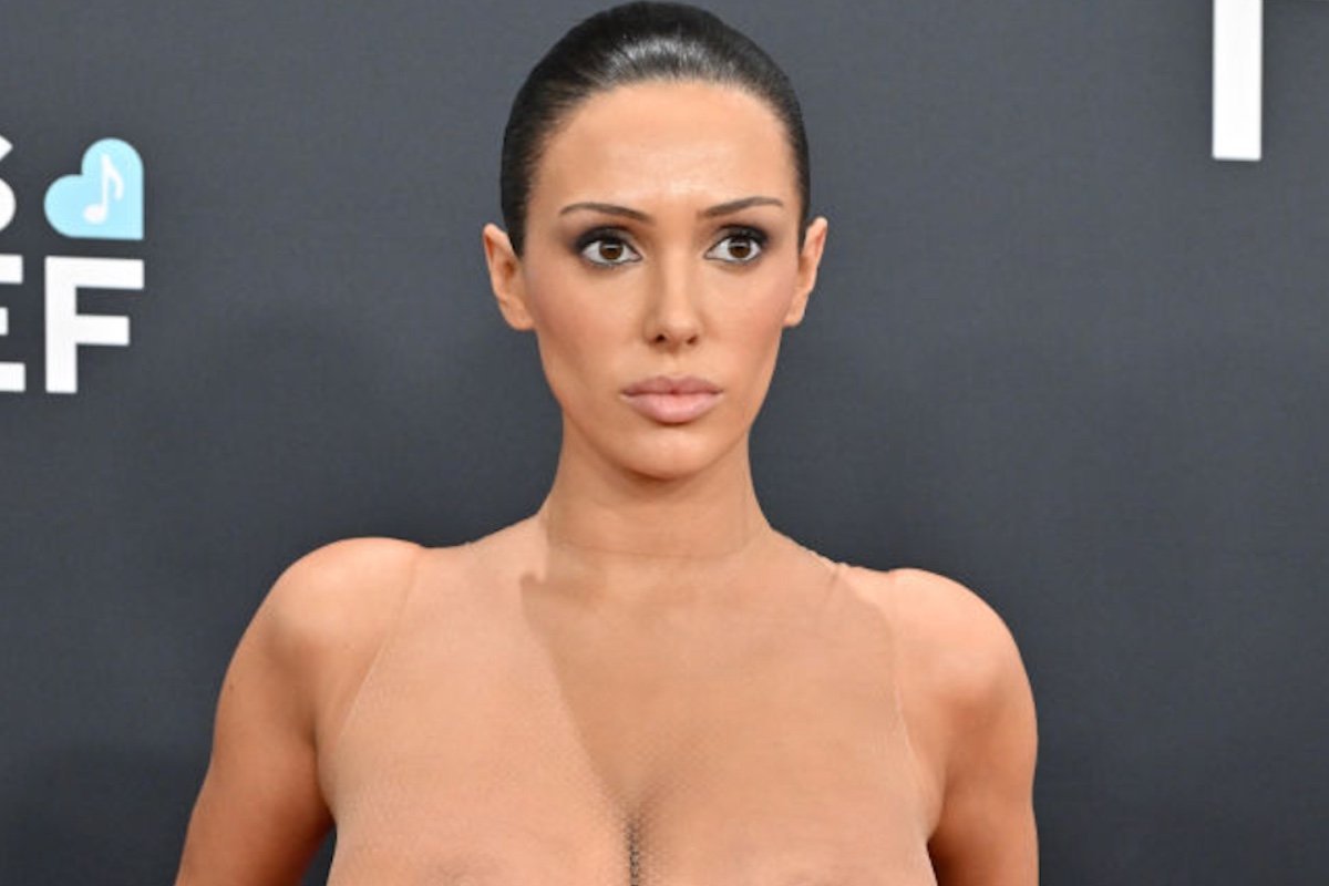 Bianca Censori embraces 'less is more' fashion with wild new photo | Flipboard