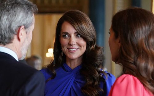 Kate Middleton Elegantly Plays Piano in Blue Evening Dress and Diamonds ...