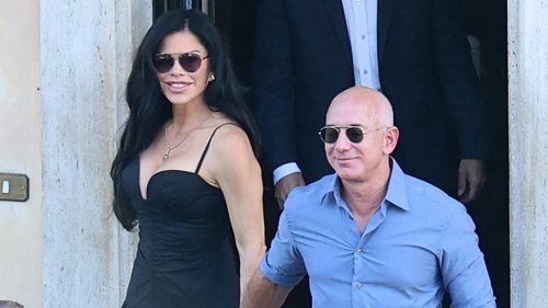 Jeff Bezos, Lauren Sanchez hit Italy for award as ex-wife MacKenzie ...