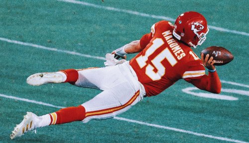 Patrick Mahomes' sidearm throw on Madden 24 defies the laws of physics ...