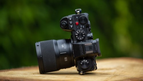 Fstoppers Reviews the Panasonic Lumix S5 Mirrorless Camera | Flipboard