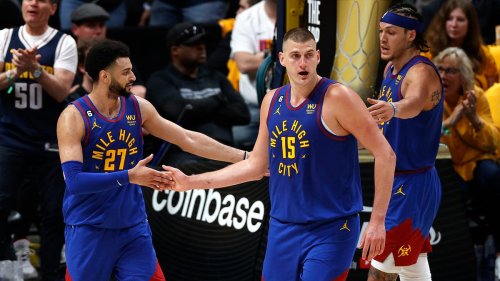 Nikola Jokic Jamal Murray Lead Nuggets To Game 1 Victory Over Heat In