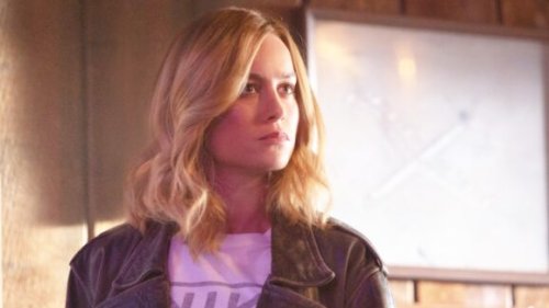 See Brie Larson Pose In A Tiny Mini-Skirt | Flipboard