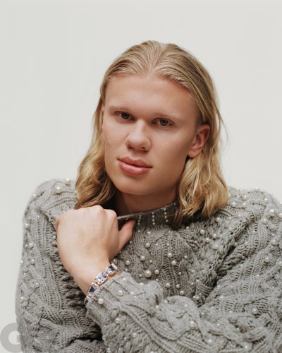 Erling Haaland lets his hair down, wearing a £3,800 jacket on the cover ...