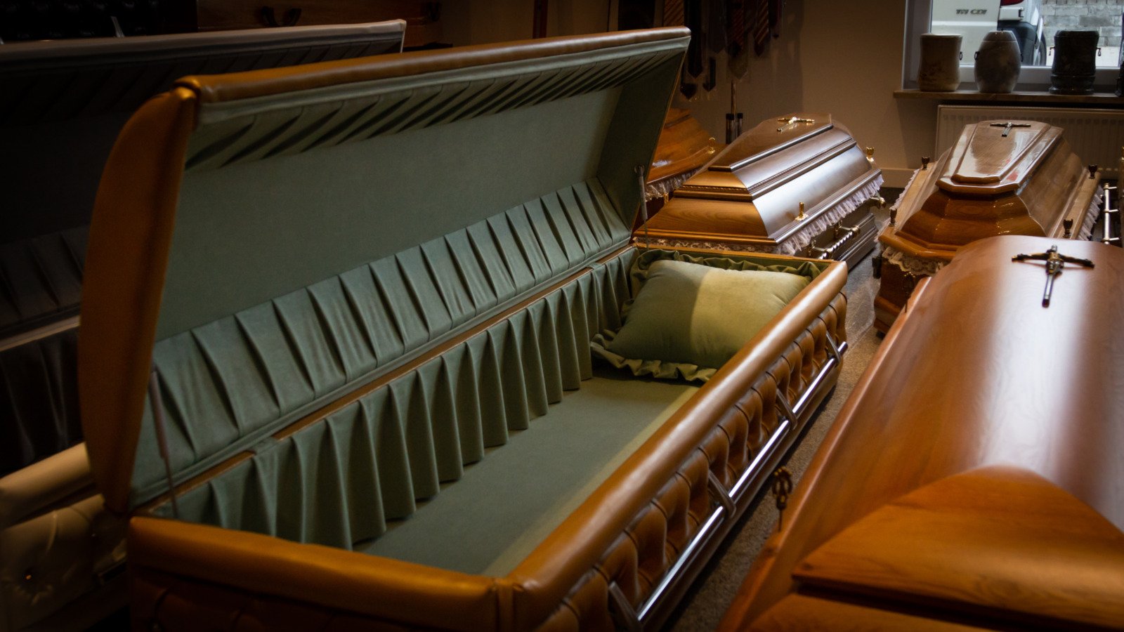 Why Members Of The Royal Family Are Buried In Coffins Lined With Lead 