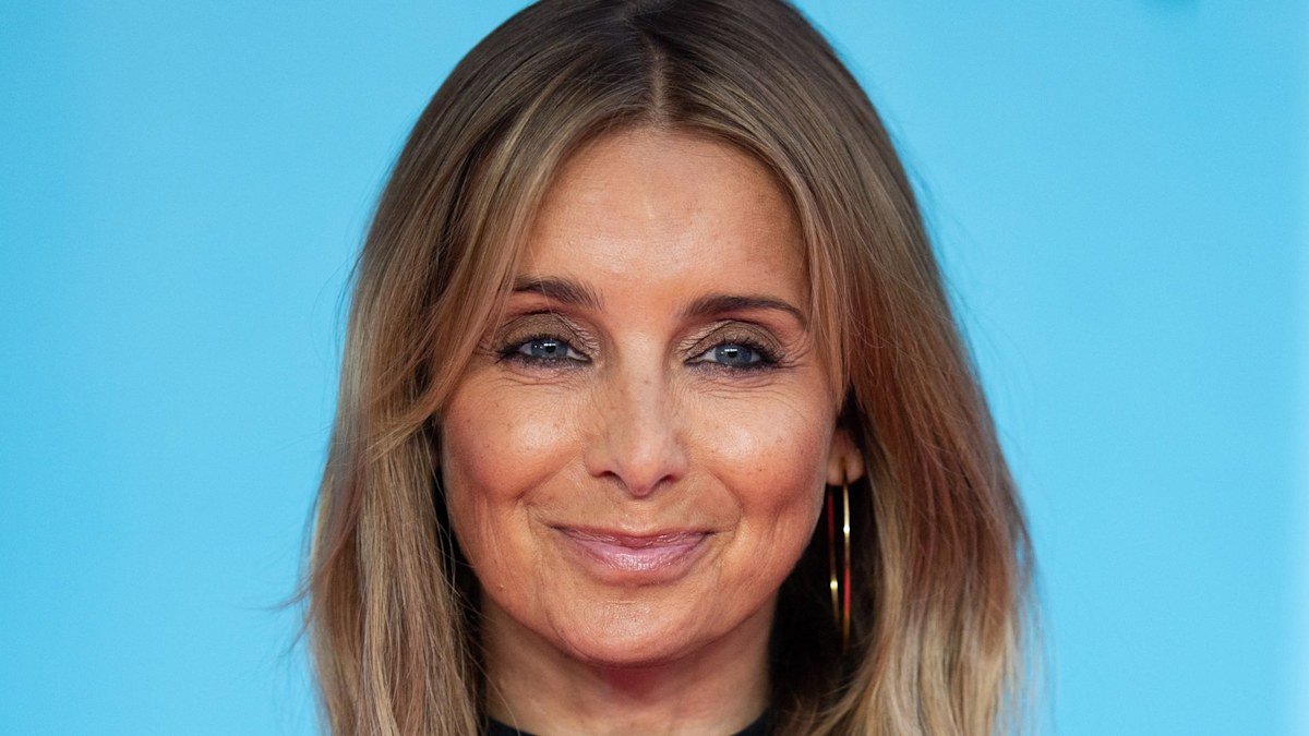Louise Redknapp stuns in racy lace mini dress and designer heels ...