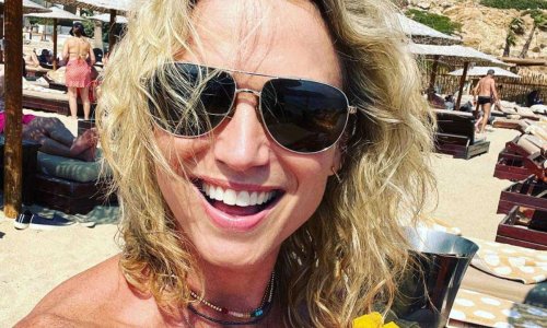 Amy Robach is an all-natural bikini beauty in stunning vacation photos ...