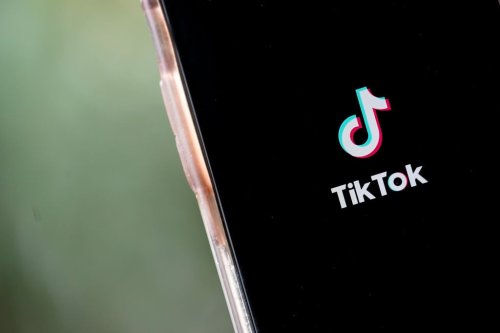TikTok’s flashing trend a.k.a foopah challenge criticized by users ...