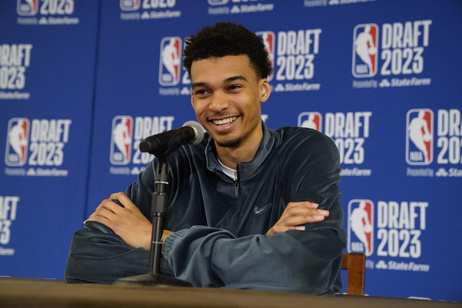 Victor Wembanyama's stunning sister Eve steals show on NBA Draft night ...