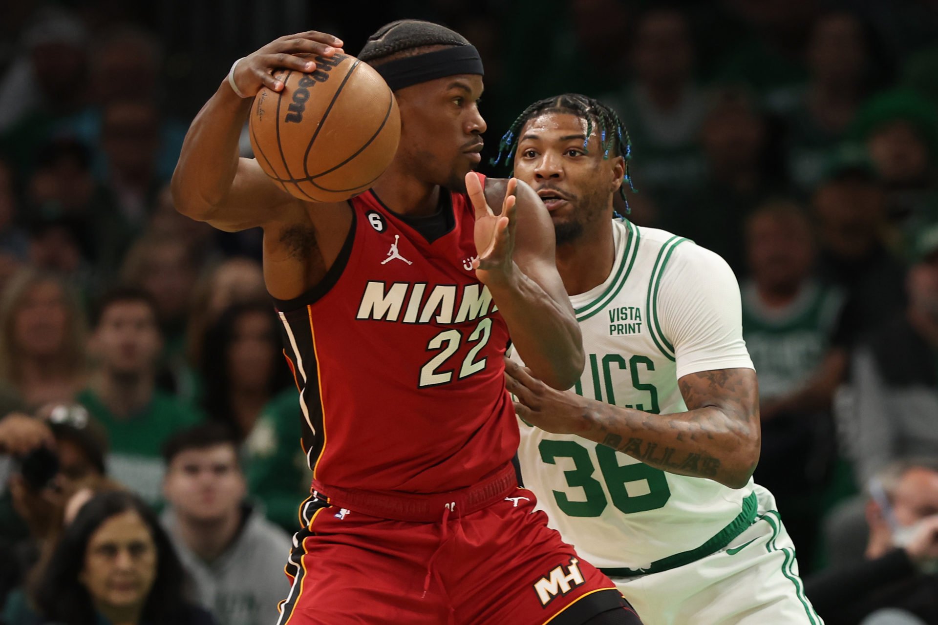 Referee's 'annoyed' reaction to Jimmy Butler layup vs Celtics incenses ...