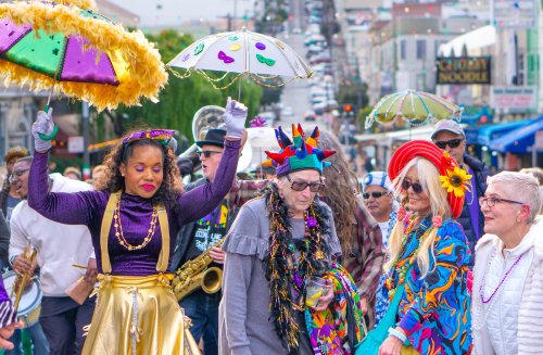 Mardi Gras Parade brings a taste of New Orleans' biggest party to North ...