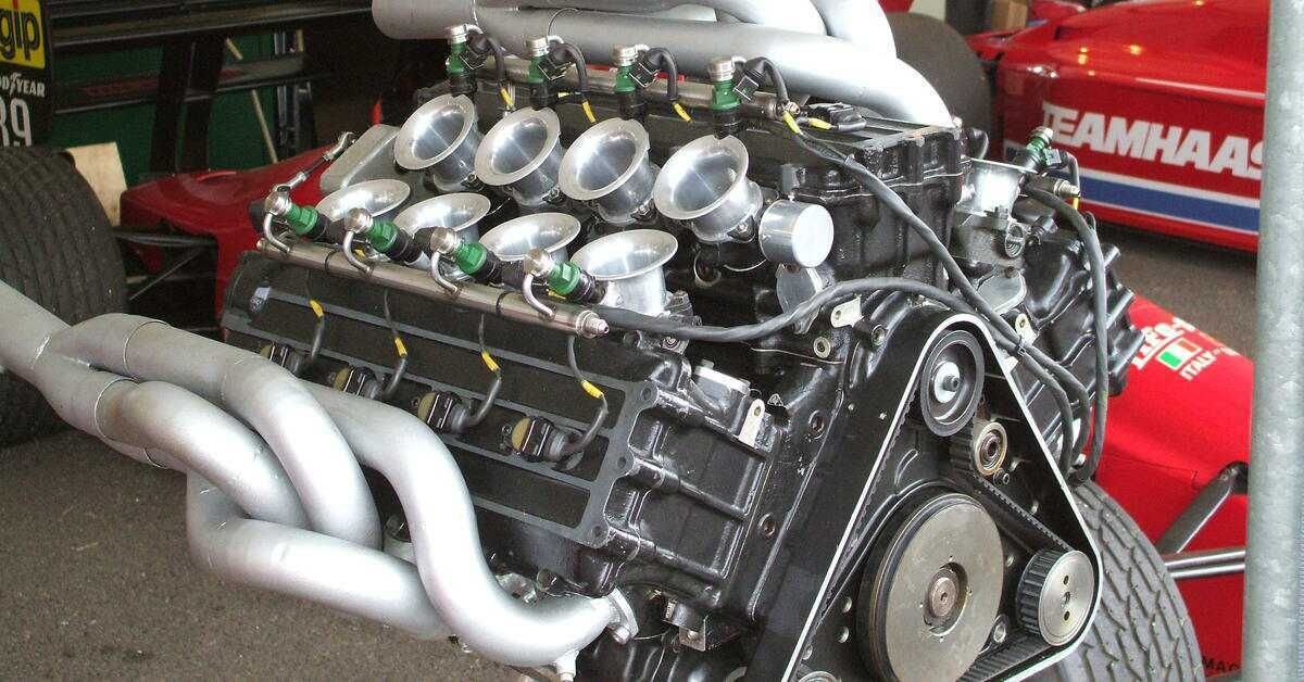 Here's The Difference Between V12 and W12 Engines | Flipboard