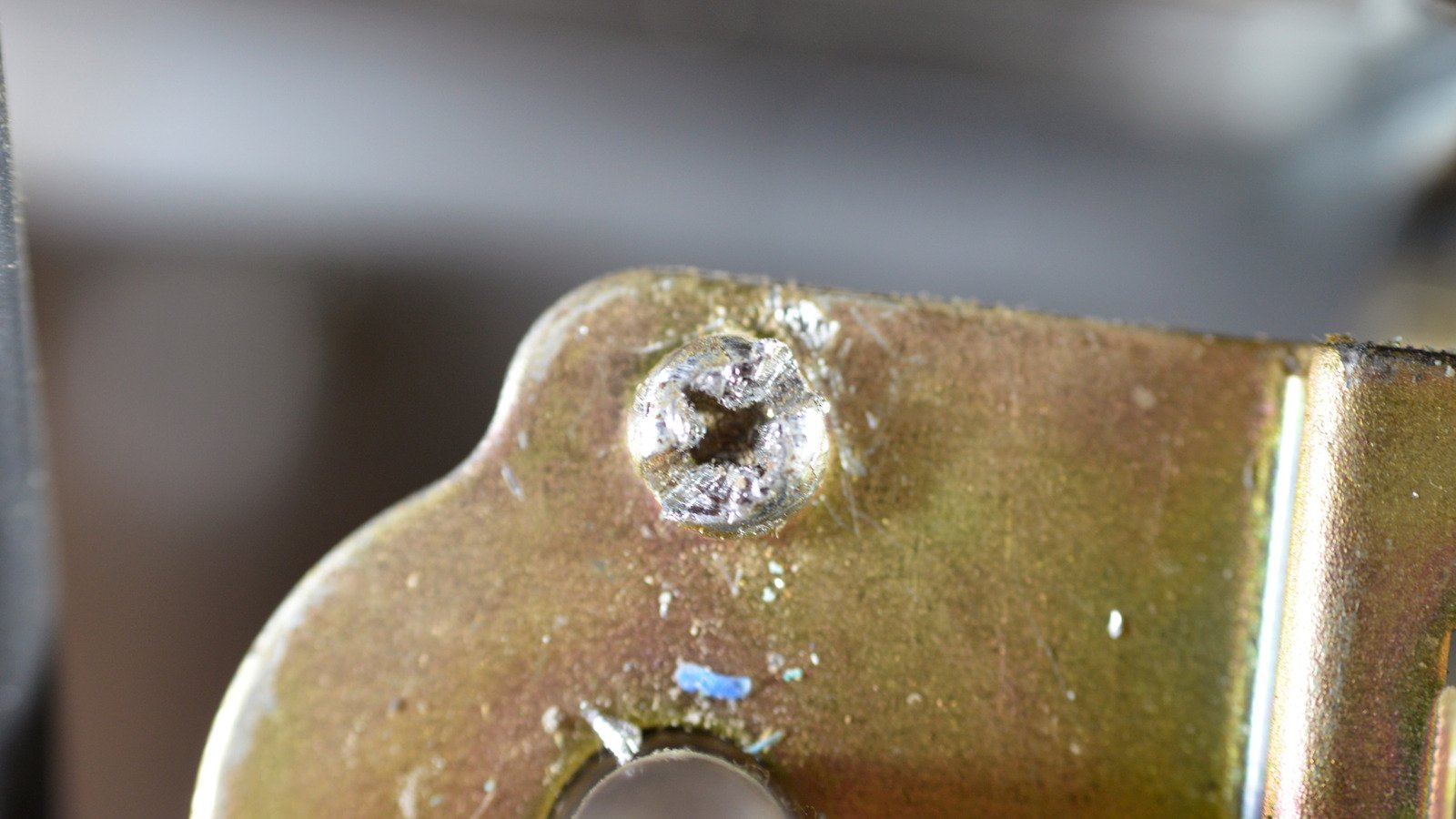 Clever tips and tricks for removing stripped screws | Flipboard