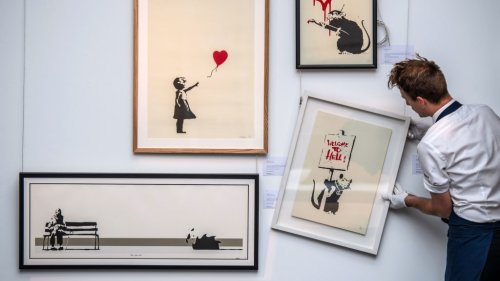 one-day-someone-paid-just-120-for-two-banksy-stencils-worth-200-000