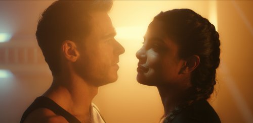 Richard Madden & Priyanka Chopra Share Steamy Moment in ‘Citadel ...