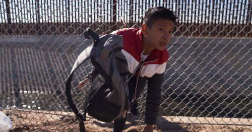 CBP responds to video of Border Patrol cutting through razor wire to ...