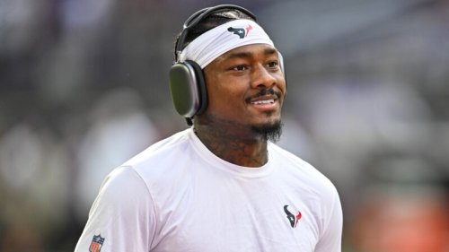 Stefon Diggs flashes pink substance in party boat video | Flipboard